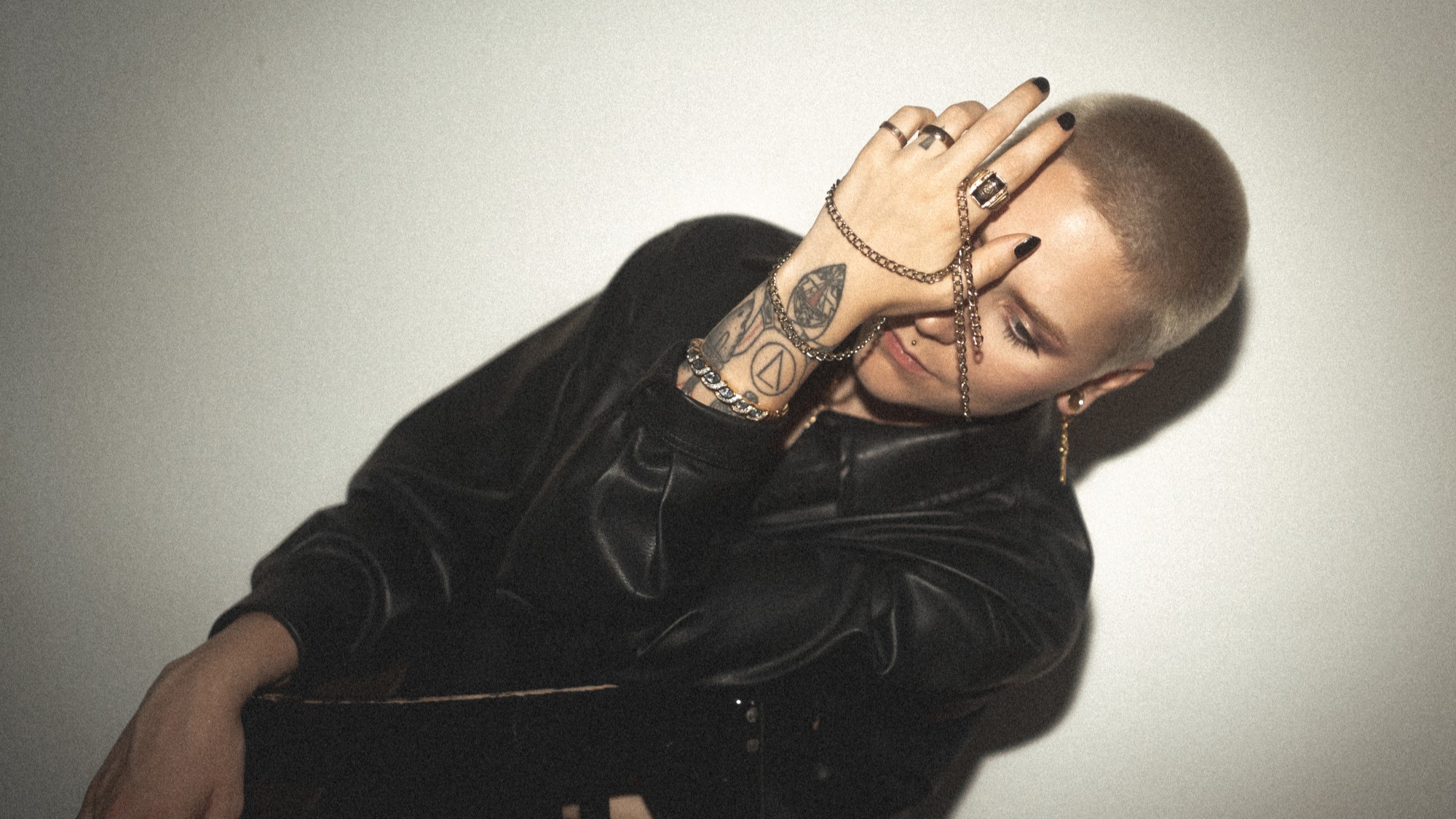 "Das ist meine Ewigkeit, in einer stetigen Veränderung" – AYMZ im bonnFM-Interview - bonnFM